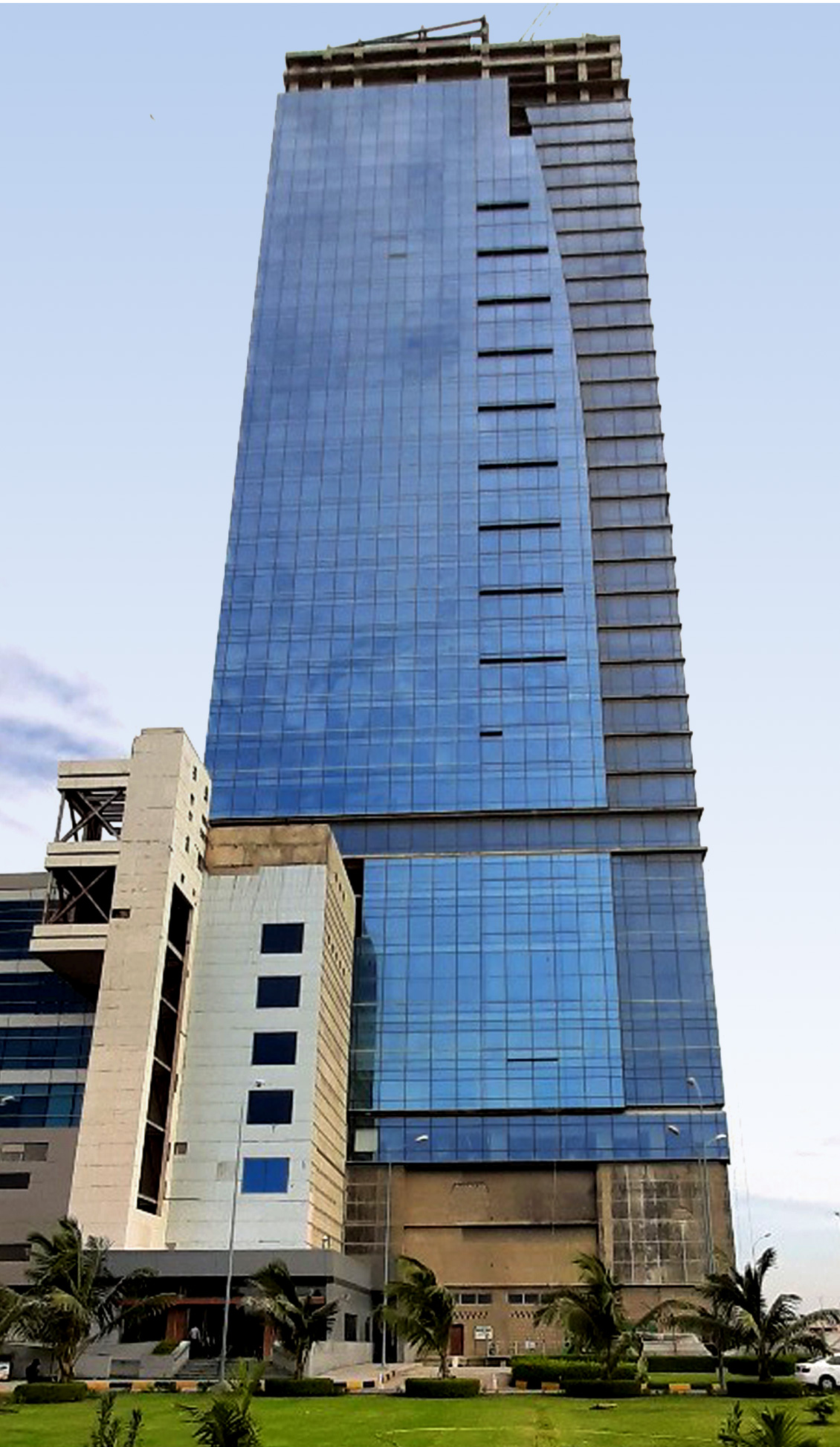Dolmen City Tower - Paragon Constructors